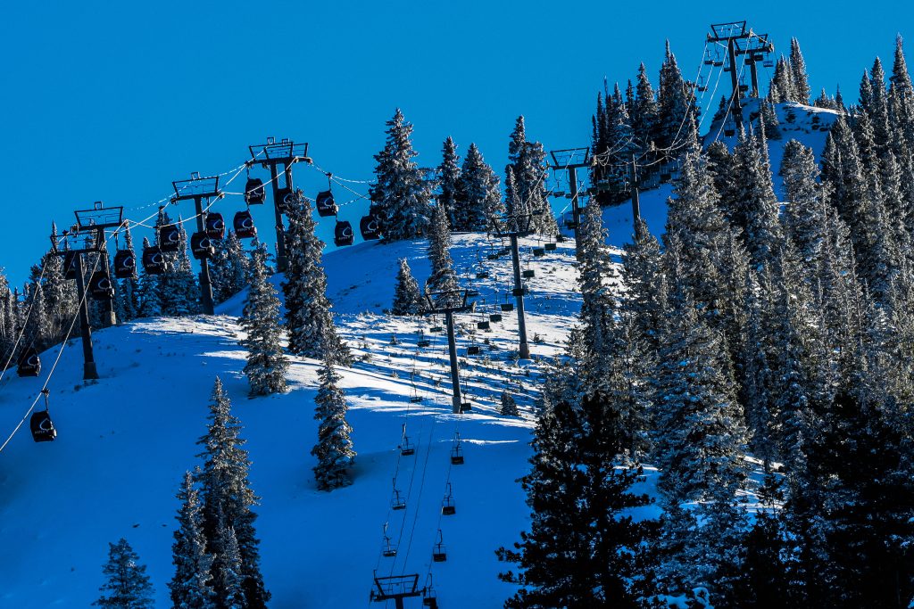 End-of-year holiday bookings lag in Colorado’s resort areas — but there ...