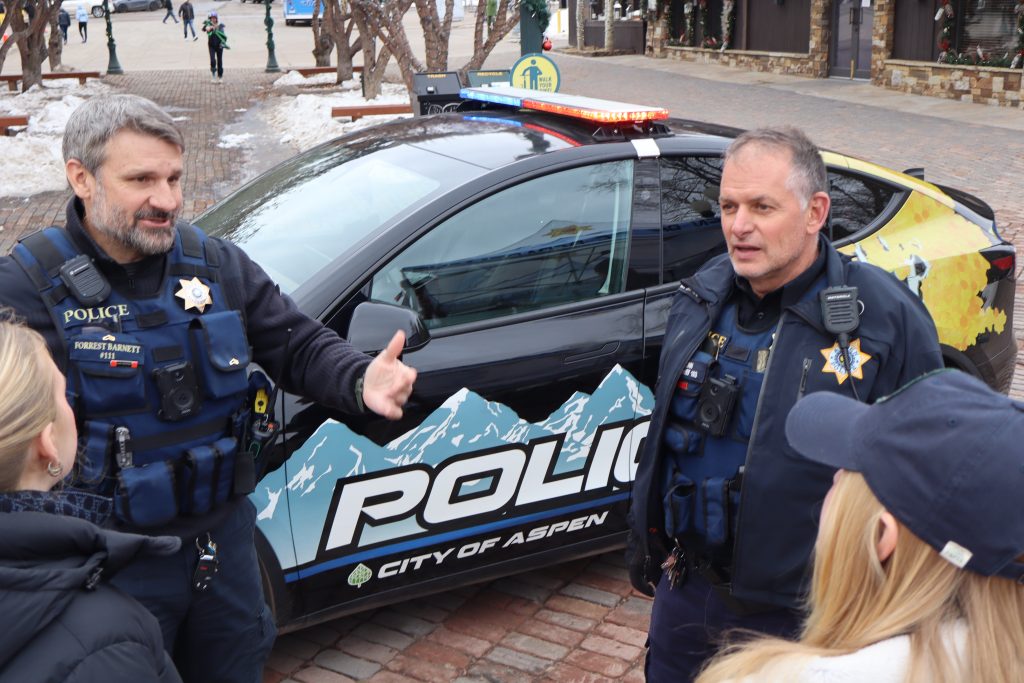 PHOTOS: Cocoa with Cops in Aspen | AspenTimes.com