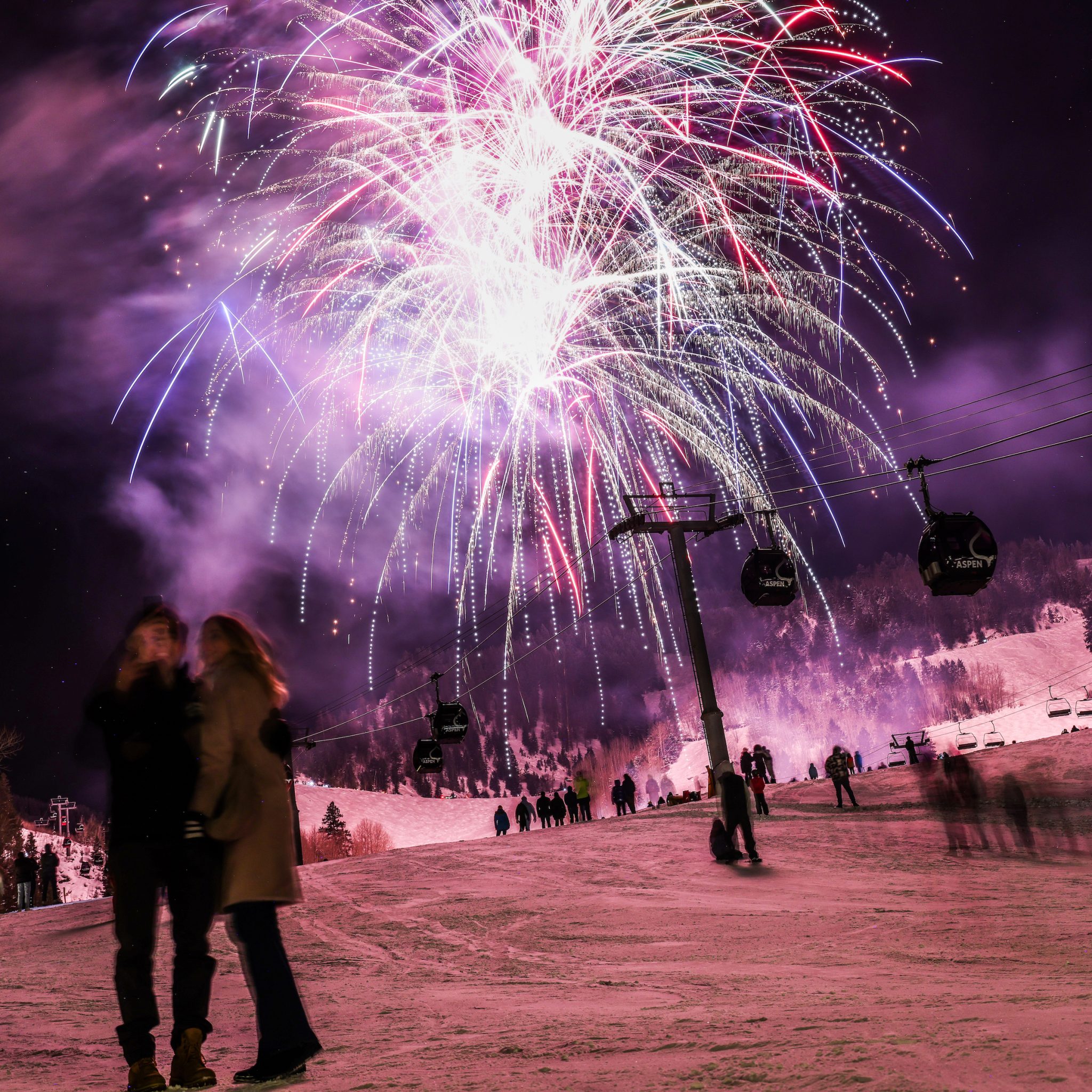 PHOTOS: NYE fireworks over Aspen Mountain bring in 2025 with a bang ...