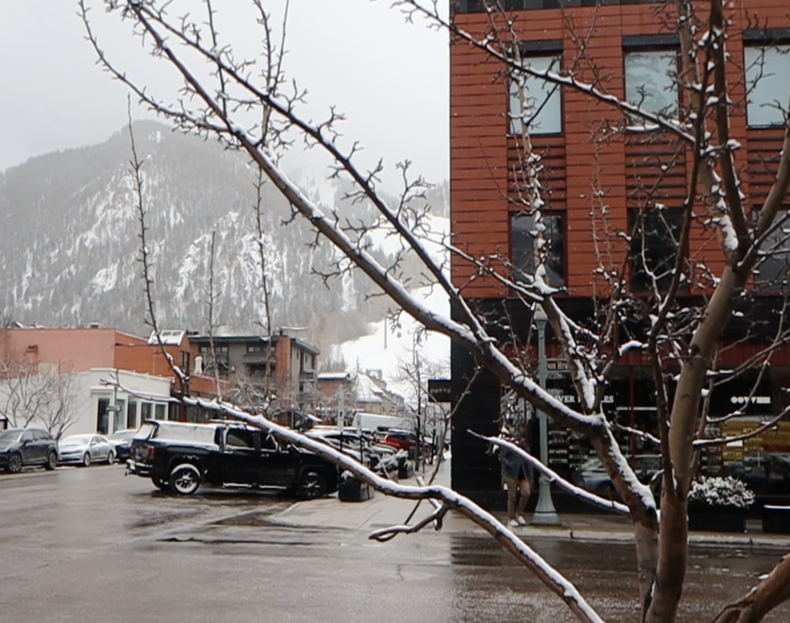 Fresh pow: 6-8 inches of snowfall expected for Aspen mountains ...
