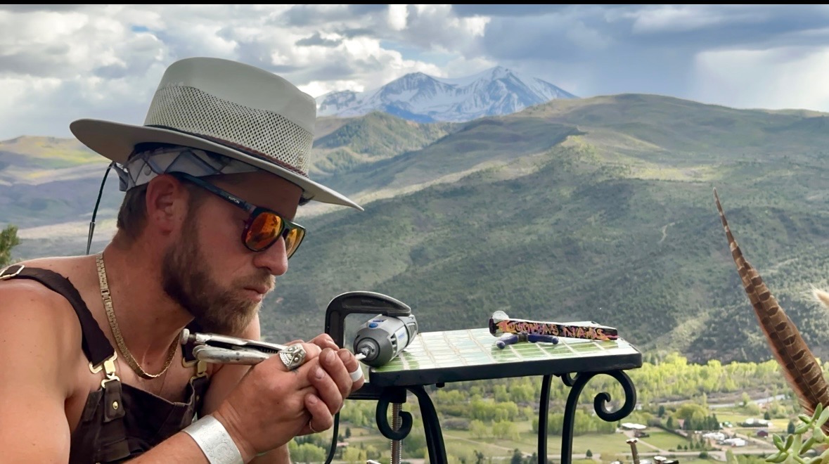 Local legend keeps generosity, art, and rare pigs alive in Aspen ...