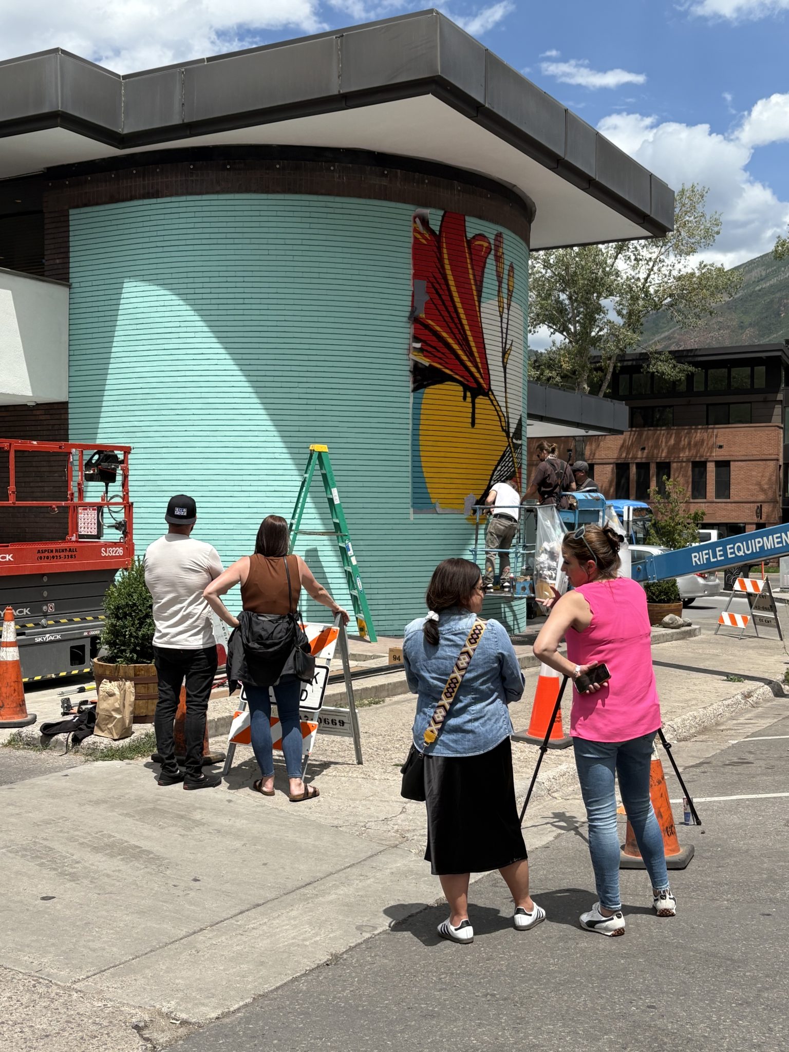 Shepard Fairey returns to Aspen to gift new permanent mural ...