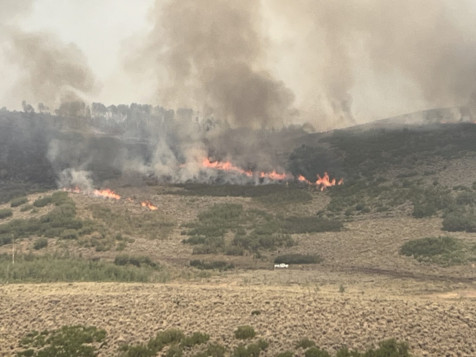 Derby Fire containment begins to trickle in as evacuation orders get ...