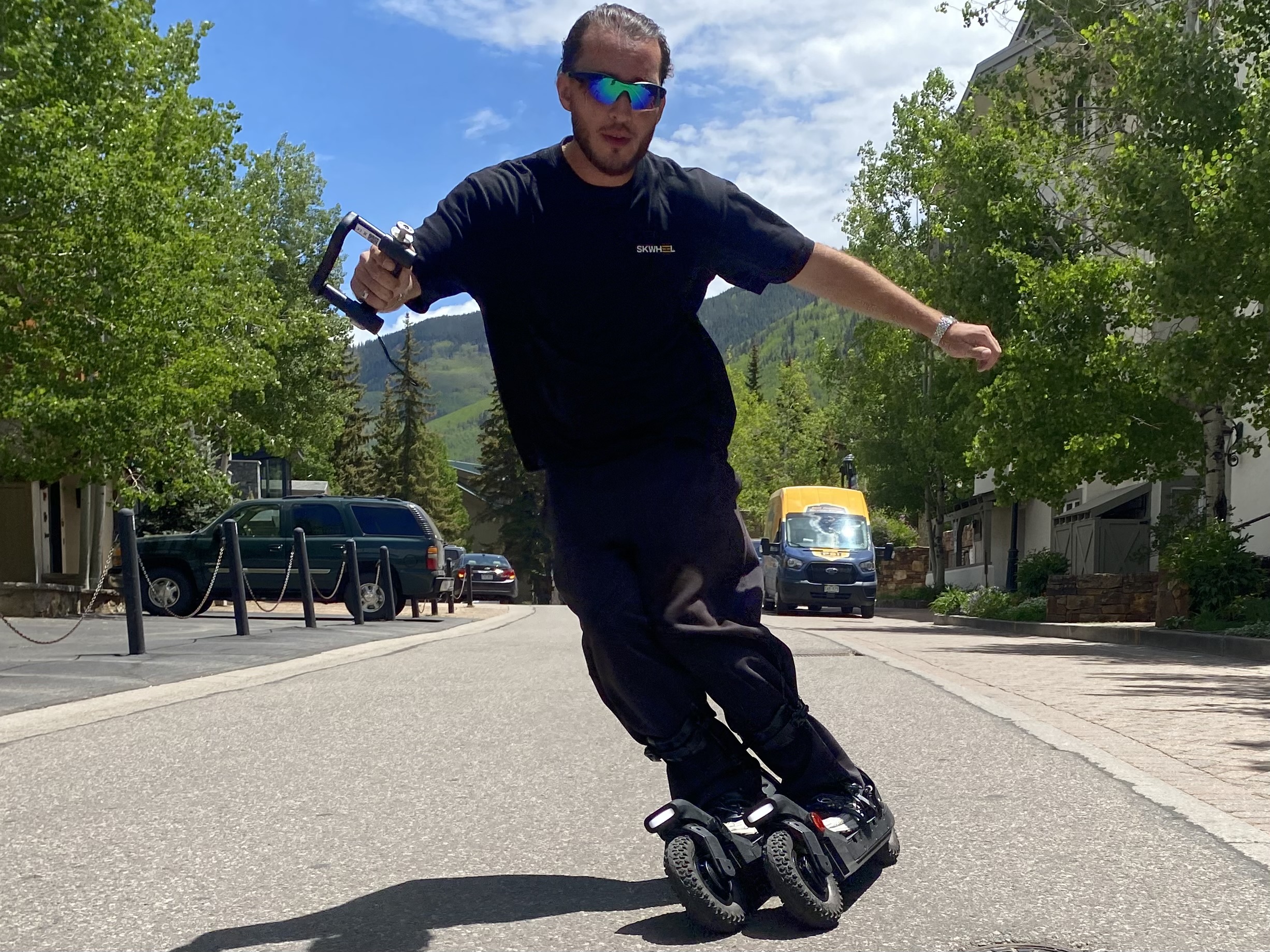 World’s first electric skis make US ski town debut at GoPro Mountain ...