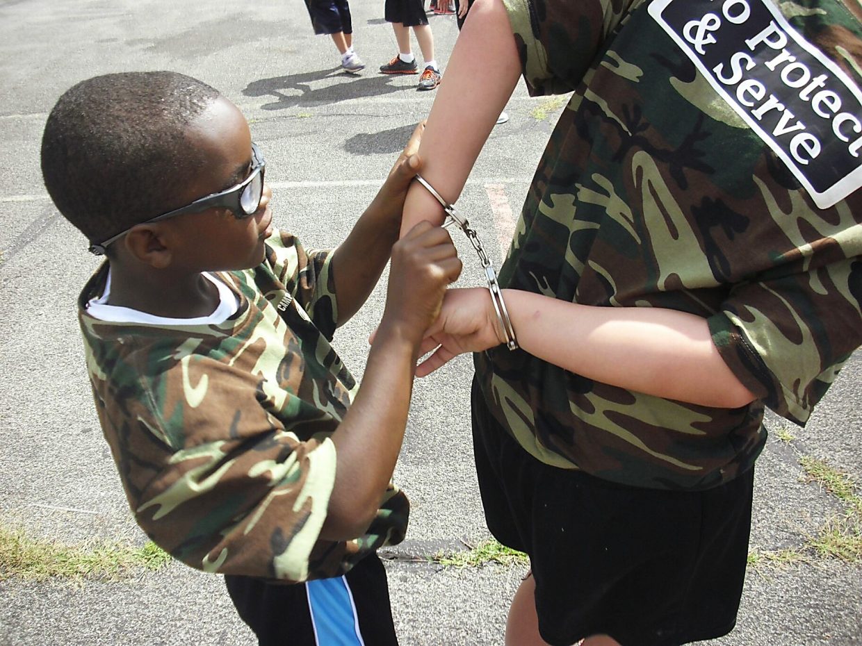 Silt officer leads plan for student police academy | PostIndependent.com