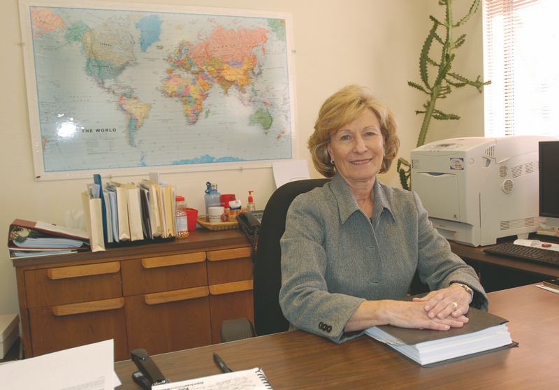 Nancy Barnett leaving Carbondale Town Hall after thirty years’ work ...