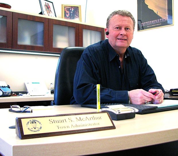 Energy, municipal backgrounds help McArthur | PostIndependent.com