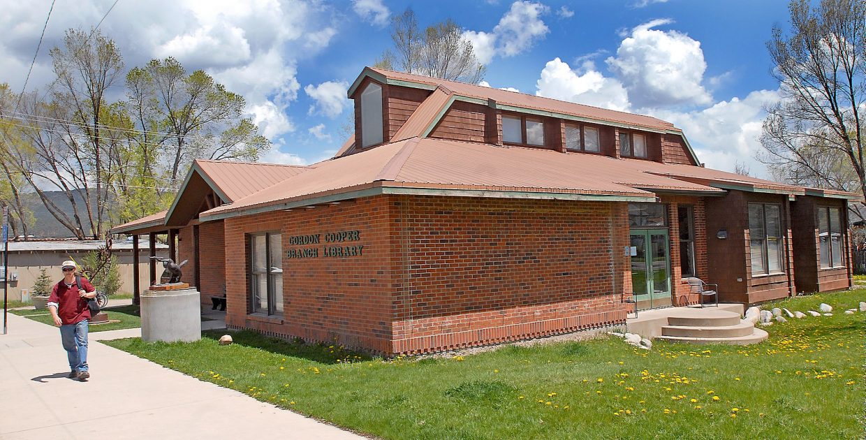 Carbondale trustees take another look at library use | PostIndependent.com