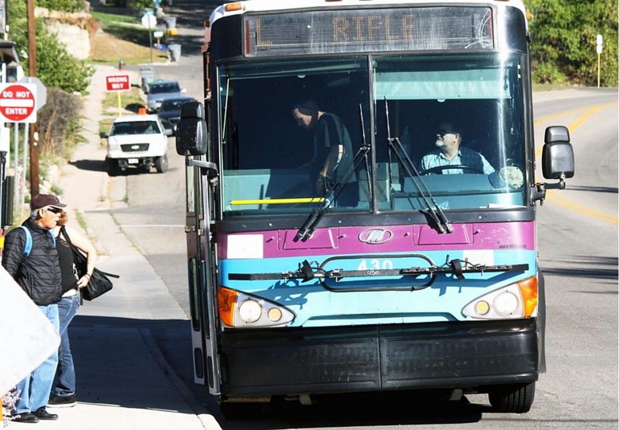 Garfield County ups support for RFTA Hogback bus service ...