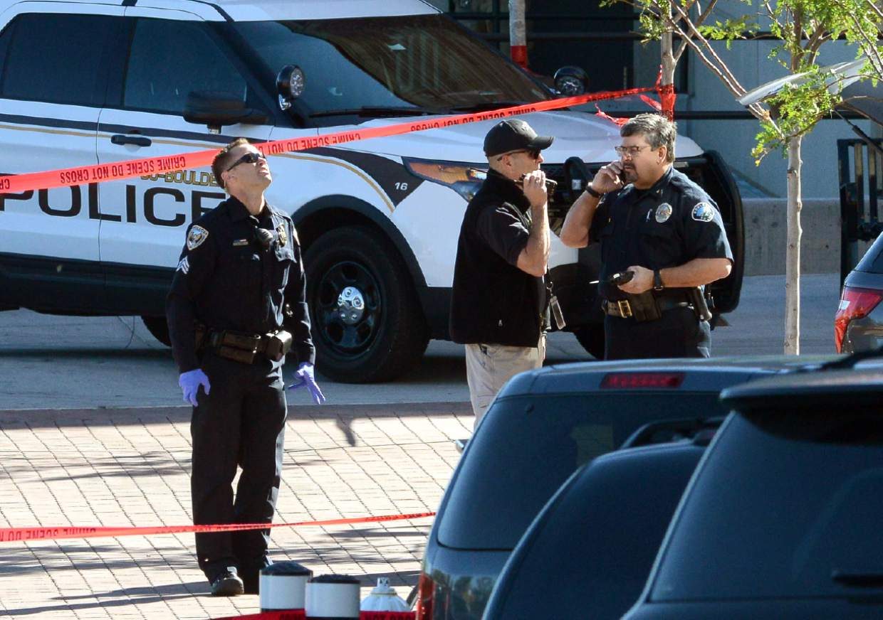 Police kill man armed with machete at University of Colo ...