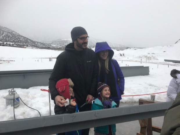 Riverview School under construction south of Glenwood ‘tops out ...