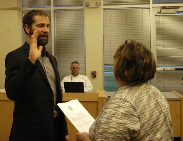 New Glenwood councilors take on fee-waivers at Meadows ...