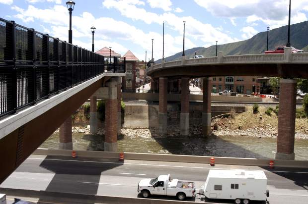 Topping off the new gateway to Glenwood Springs | PostIndependent.com