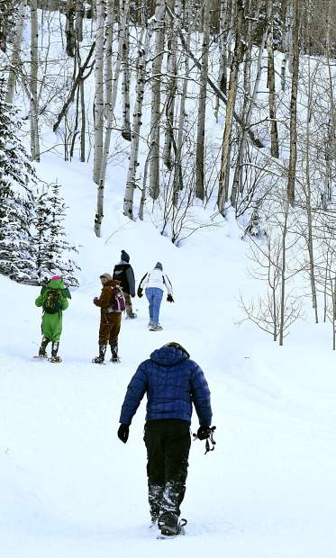 Regulars, newcomers turn out for revamped Sunlight Mountain Snowshoe ...