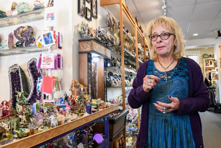 Carbondale Community School interns interview Mayor Godes and local ...