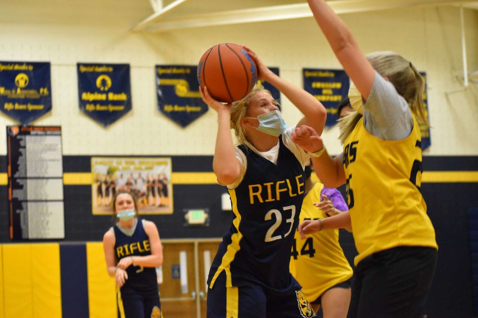 Mask requirement doesn’t stifle Rifle basketball teams’ excitement to ...