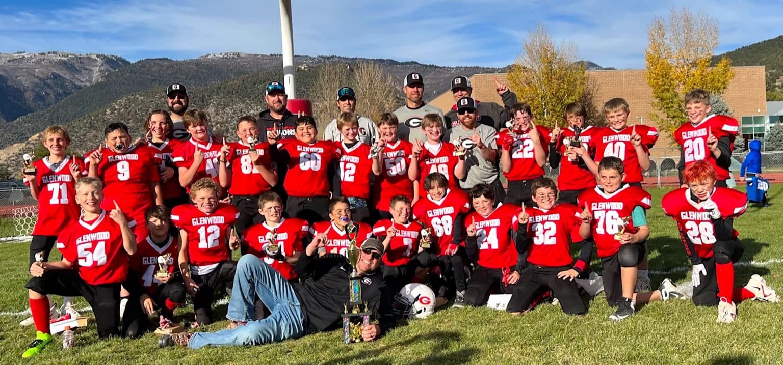 Glenwood 5th-6th grade youth football team wins league with perfect record | PostIndependent.com