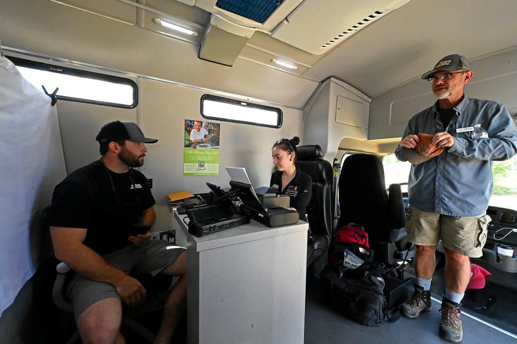 Pronto en Silt: Renueve su licencia en la unidad móvil de la División ...