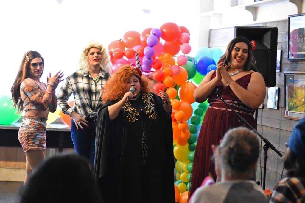 PHOTOS: Bluebird Cafe is the runway and Glenwood Springs is fabulous ...