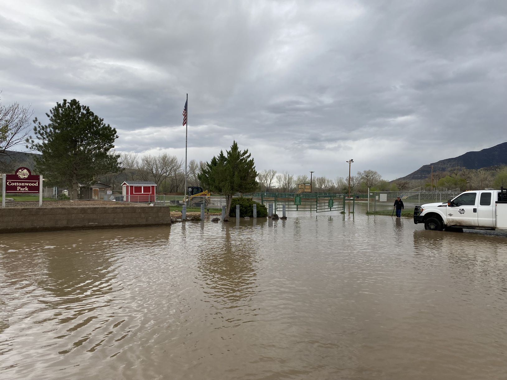 Flooding puts parts of Parachute underwater | PostIndependent.com