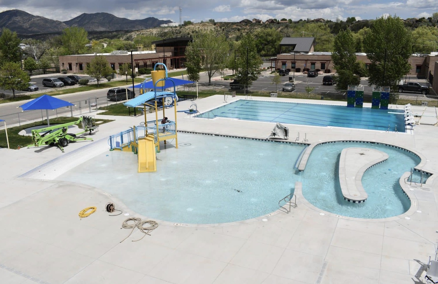 Cerrada la alberca de Rifle tras sospecha de que cayó un rayo ...