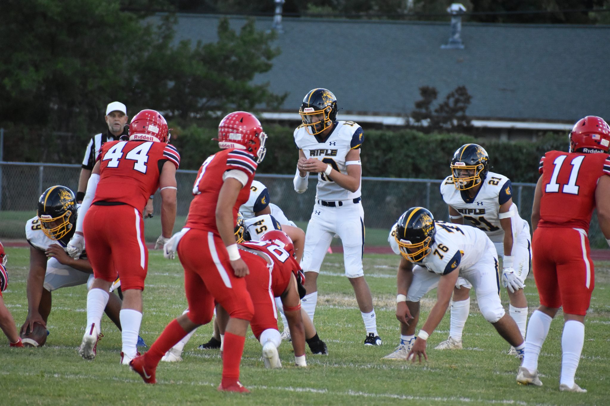 Rifle football edges Glenwood Springs 22-20 | PostIndependent.com