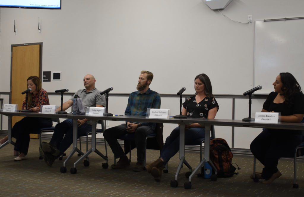 RFSD organiza el primer foro comunitario de la junta escolar antes de ...