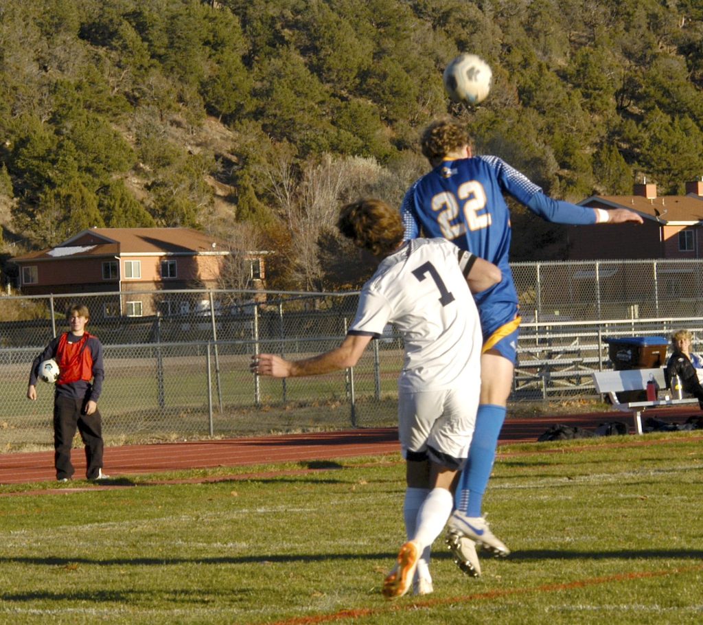 Roaring Fork soccer playoff run ends with 1-0 home loss to Liberty ...