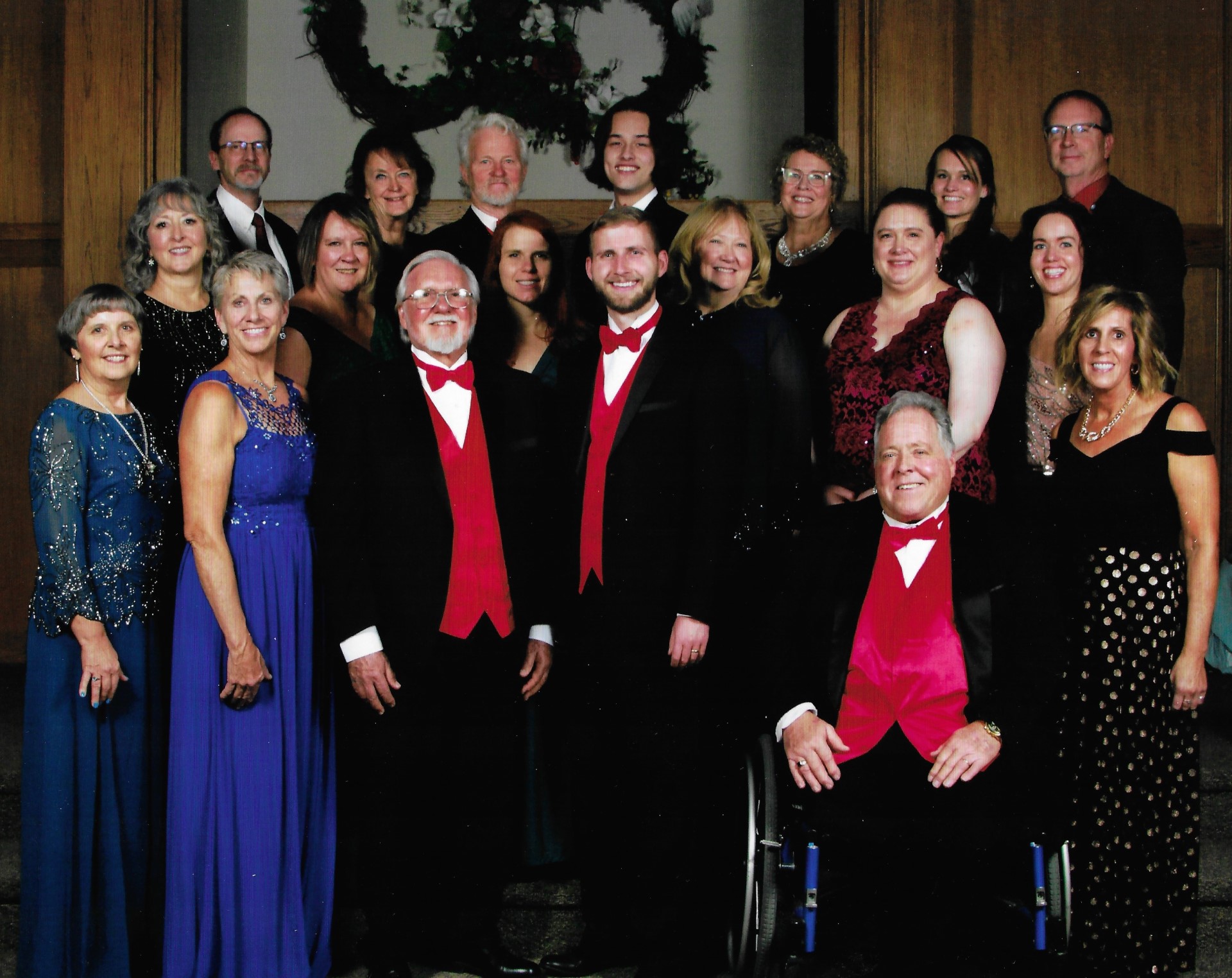 Mountain Madrigal Singers return to deck the halls with free Christmas ...