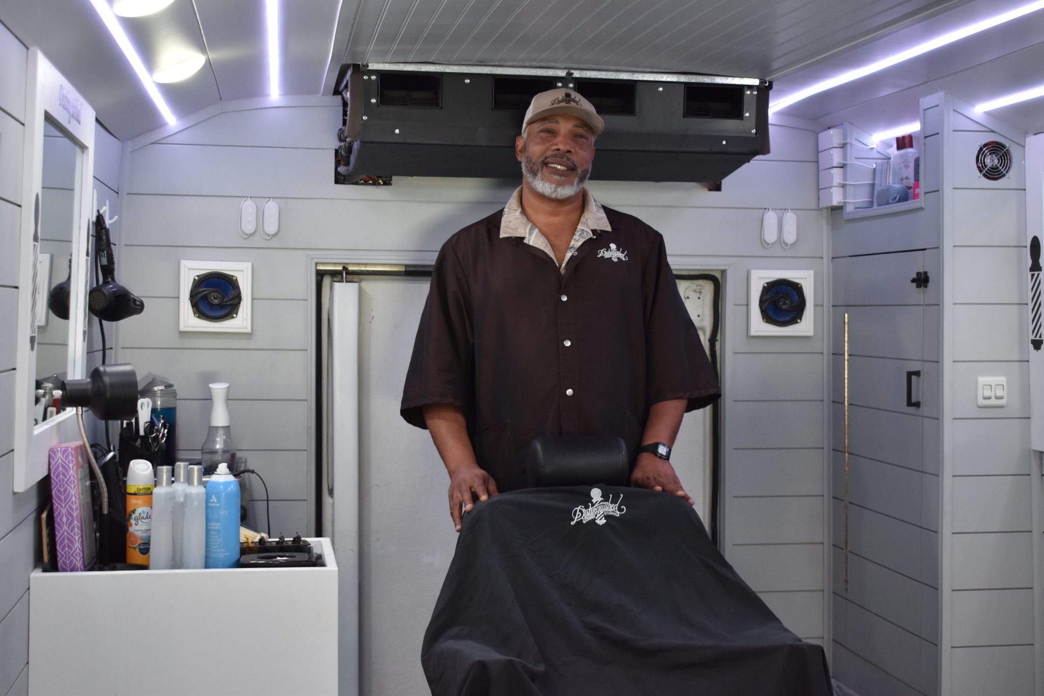 New ‘distinguished’ barber shop ‘rolls’ into Glenwood Springs — on ...