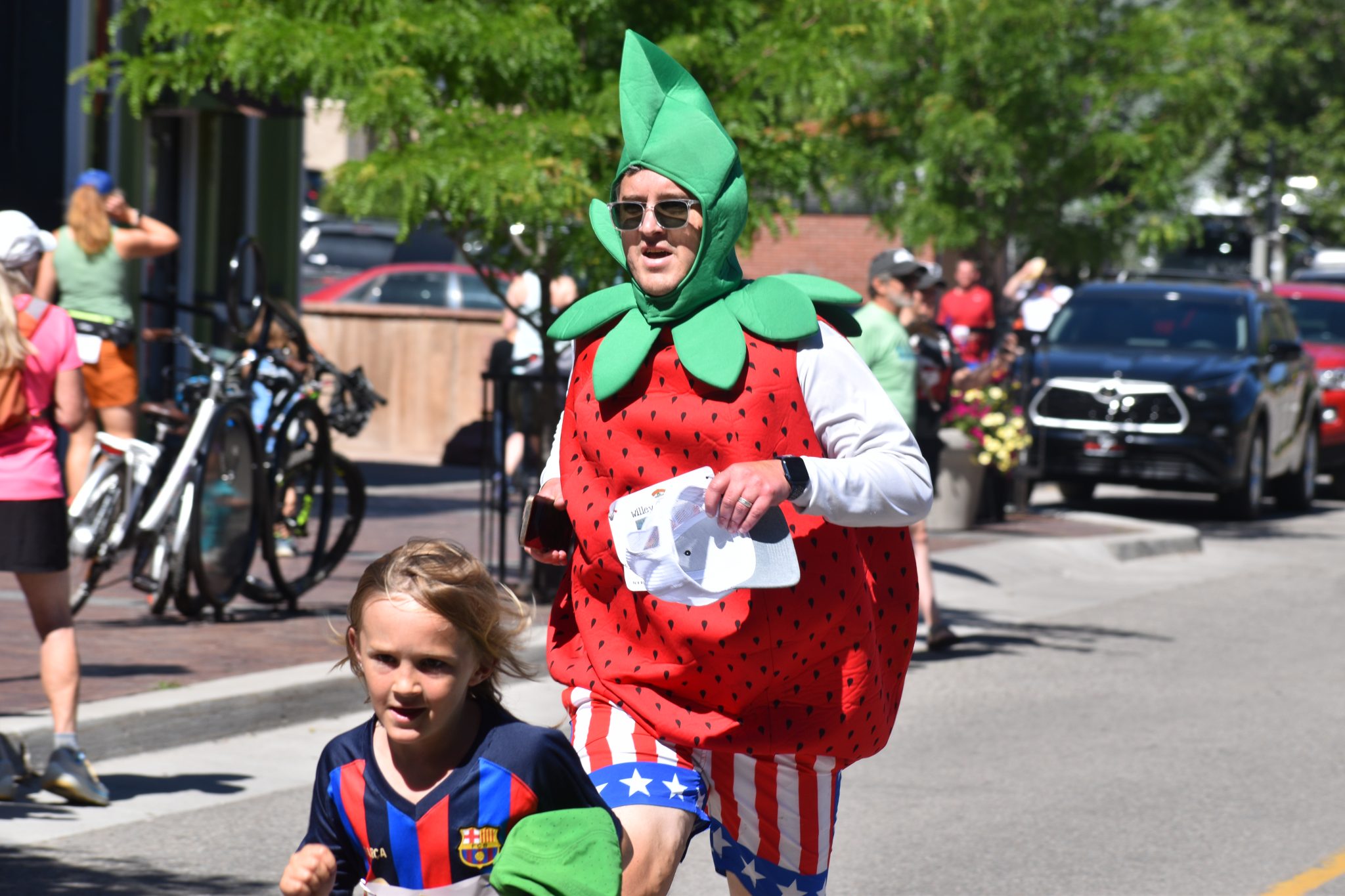 Photos: Strawberry Days Festival brings symphony of sweets and sounds ...