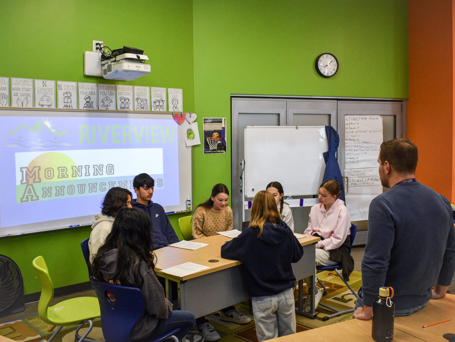 Riverview students lead bilingual newscast for peers | PostIndependent.com