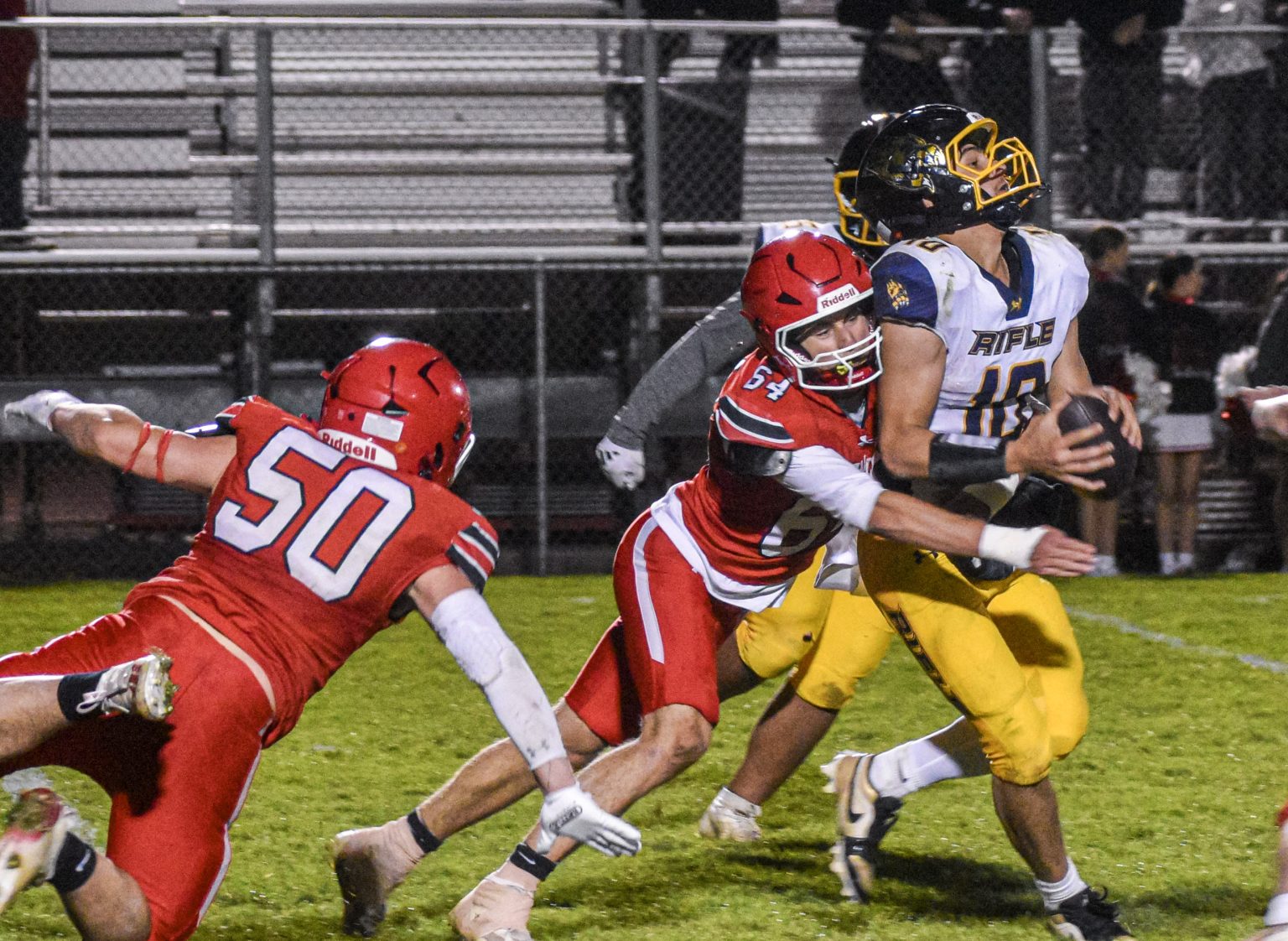 Glenwood Springs defense stuffs Rifle in 3A Western Slope rivalry ...