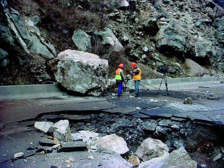Rock slide, truck accident close I-70 | VailDaily.com