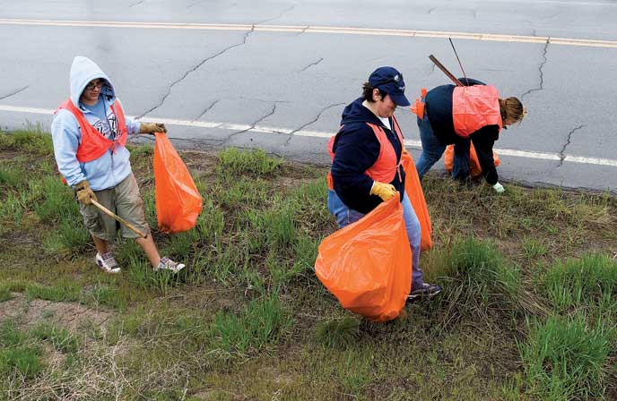 Hundreds clean the county’s roads | VailDaily.com