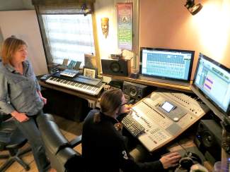 Longtime Minturn resident Jean Flaherty releases her first album ...