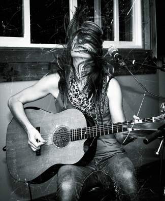 Tiffany Christopher makes a tour stop at Route 6 Cafe in Eagle-Vail ...