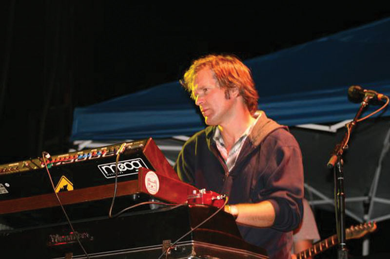 Photo: Bill McKay plays Shakedown Bar | VailDaily.com