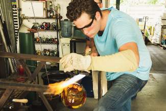 Third-generation glass blower Timothy Lotton visits C. Anthony Gallery ...