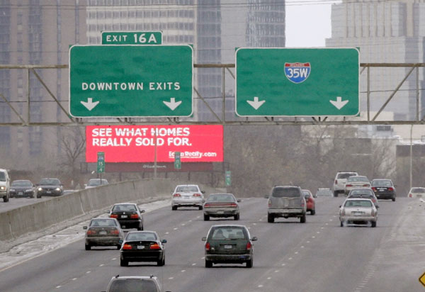 Digital billboards may cause distractions | VailDaily.com