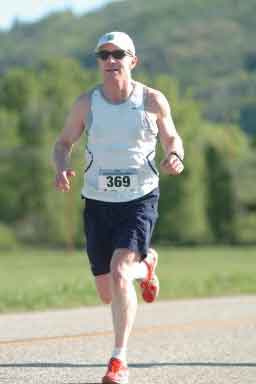 Edwards runner aims for marathon milestone | VailDaily.com