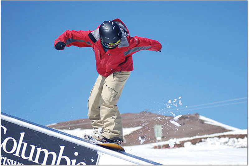 Snowboarding his way from Vail to Dartmouth | VailDaily.com