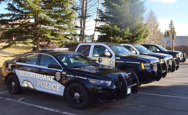 Silverthorne PD hunting for armed man who posed as a Sheriff’s deputy ...