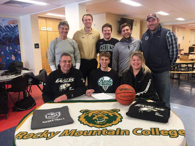 Vail Daily Town Talk: Connolly signs | VailDaily.com