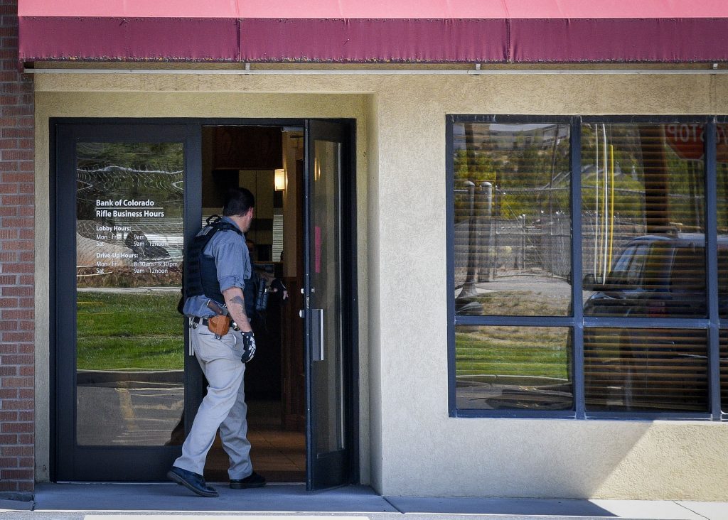 Bank of Colorado robbed in Rifle, suspect still at large | VailDaily.com