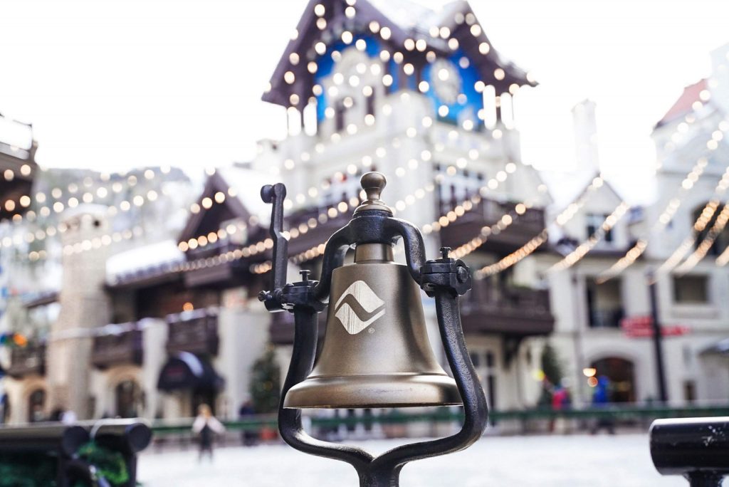 Vail Après party celebrates new bell ringing tradition on Sunday ...