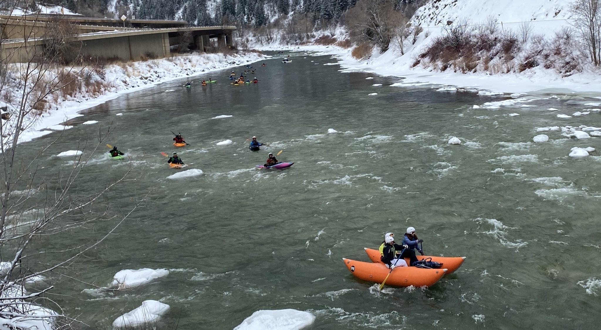 Paddlers take to the Colorado River in New Year’s Day tradition ...