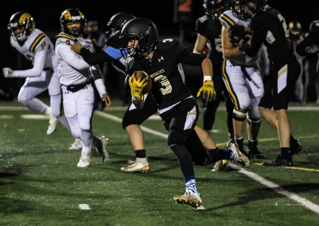 Huskies football makes it two in a row | VailDaily.com