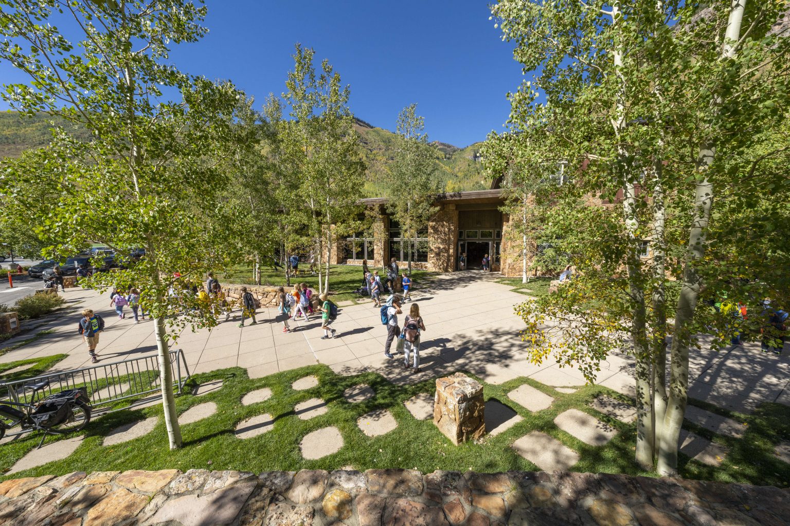 Town, Vail Mountain School collaborate to alleviate traffic concerns ...