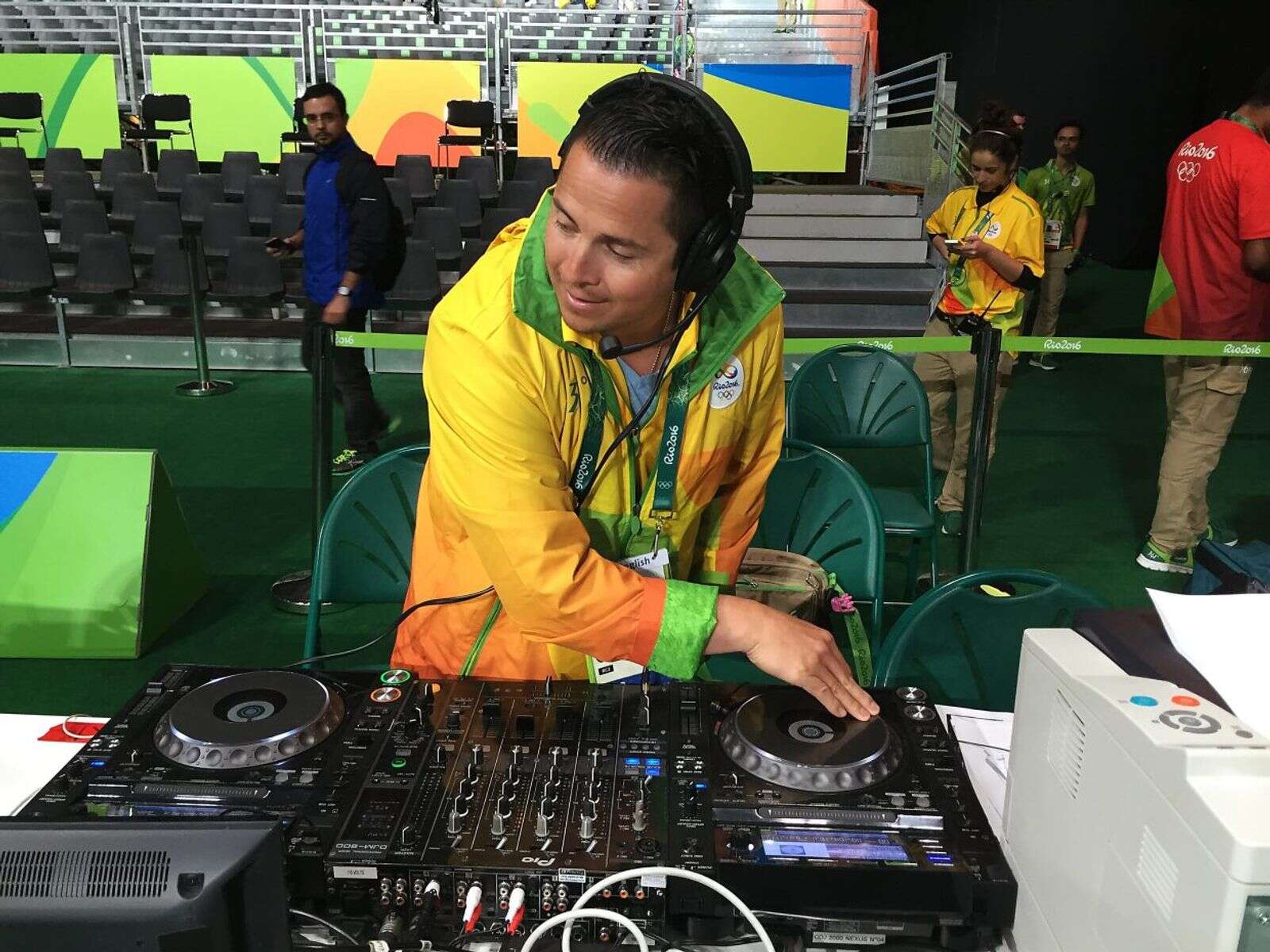 A full night of music at Solaris Plaza | VailDaily.com